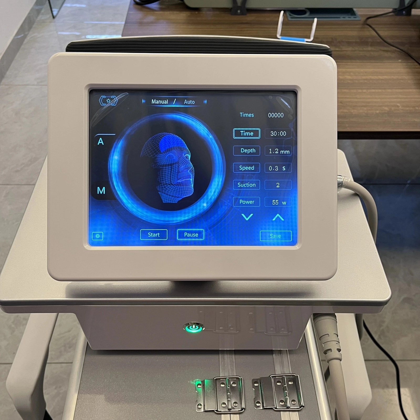 Radio Frequency Micro Machine with Cold Hammer RF Fractional Skin Ti